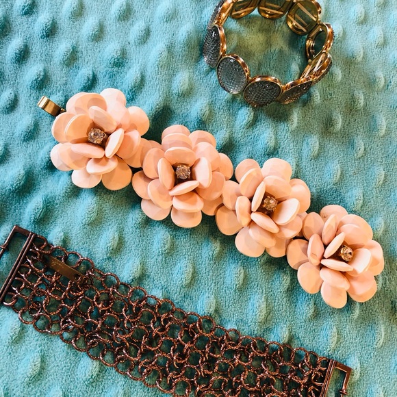 J. Crew | Jewelry | Jcrew Chunky Pale Pink Floral Bracelet Perch 5 Strand Bronze Color Bracelet ...